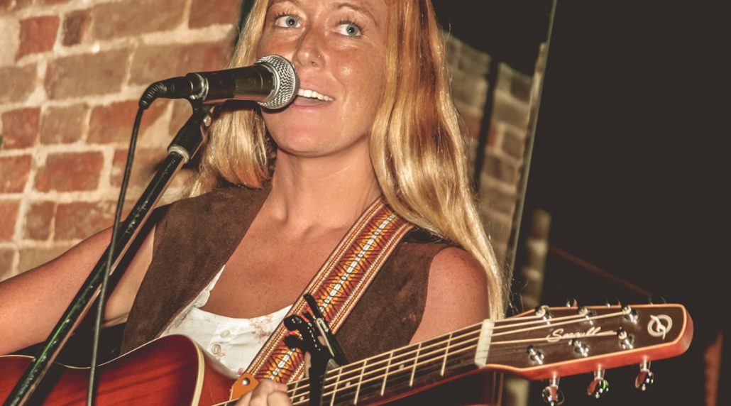 Siren Williams: My salty life between surfing and music